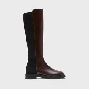 Theory Lug Chelsea Booties In Leather - Dark Brown