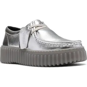 Clarks Torhill Bee Chukka Sneaker - Silver
