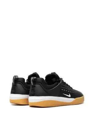 Nike Sb Zoom Nyjah 3 Sneakers - Black