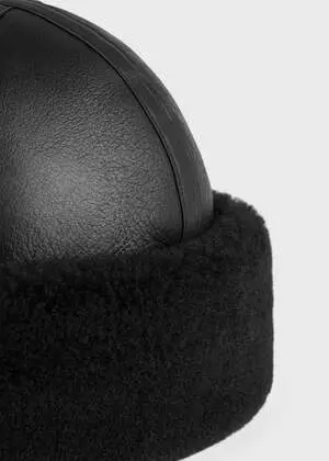 TOTEME Shearling Hat - Black