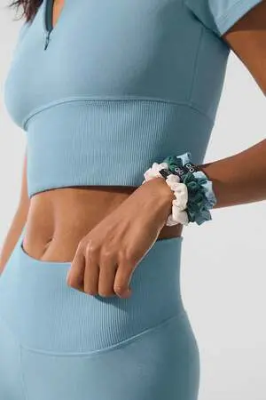 Alo Yoga ALO Fresh Mini Scrunchie 3-Pack Celestial Blue/winter Ivy/ivory