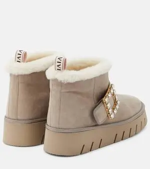 ROGER VIVIER Viv' Winter Ankle Boots