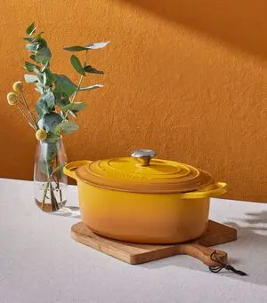 LE CREUSET Cast Iron Signature Round Casserole Dish