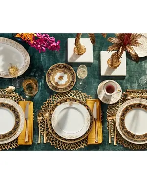 CHILEWICH Dahlia Pressed Vinyl Round Placemat - Brass