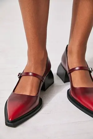 VAGABOND SHOEMAKERS Vivian Heels - Red