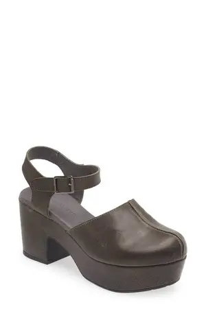 CHOCOLAT BLU Gabrielle Platform Clogs - Olive Leather