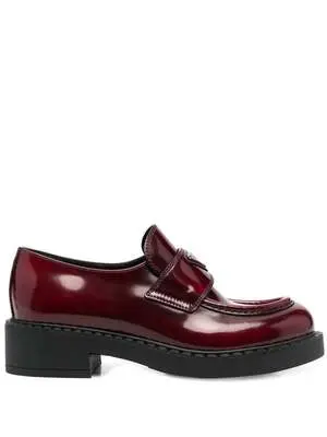 Prada Triangle Logo Plaque Loafers Porpora Fumé - One-color