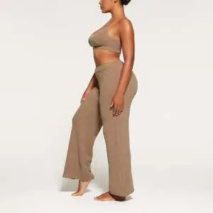 SKIMS Light Cozy Wide Leg Pant - Desert