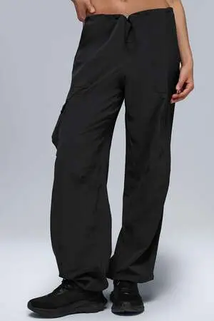Alo Yoga Megastar Cargo Pants - Black