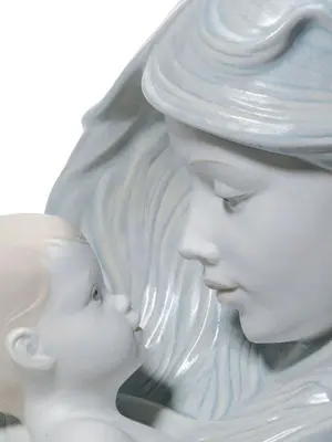 LLADRO Sweet Caress Mother Porcelain Figurine