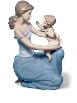 LLADRO La Mamma Porcelain Figurine - Multicolour