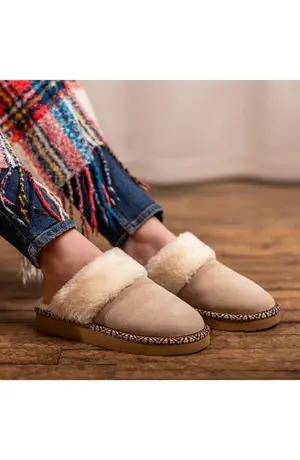 Minnetonka Cerise Faux Fur Slipper - Stone