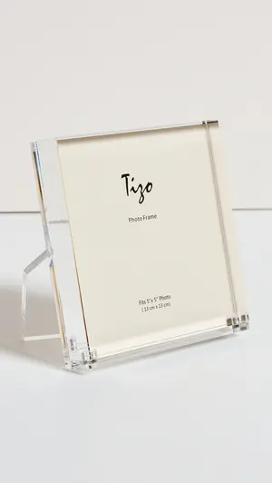 TIZO DESIGN Lucite Frame With Easel Back 5x5
