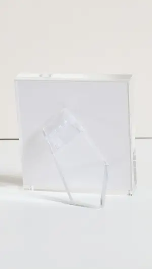 TIZO DESIGN Lucite Frame With Easel Back 5x5