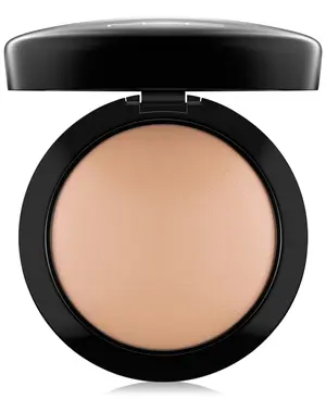 MAC COSMETICS Mineralize Skinfinish Natural Face Powder - Medium Dark