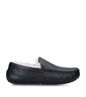 UGG Ascot Slipper - Black