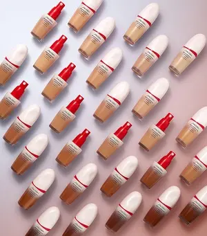 SHISEIDO Revitalessence Skin Glow Foundation Spf 30 - Neutral