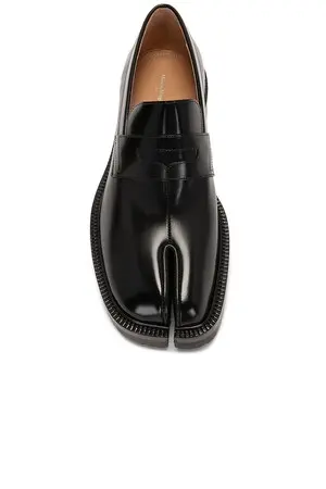 MAISON MARGIELA Tabi County Loafer - Black