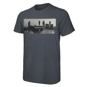MAJESTIC THREADS Atlanta Falcons Sundays Skyline T-shirt