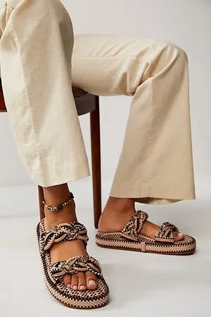AMAMBAIH Daniela Slip On Sandals Tan