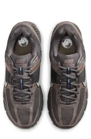Nike Zoom Vomero Sneakers - Cave Stone/ Metallic Silver