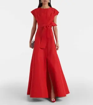 Manolo Blahnik Hangisi Velvet Pumps - Red