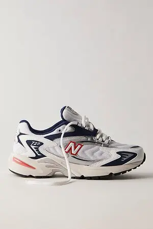 NEW BALANCE 725 Sneakers