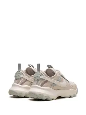 Nike Tc 7900 Sneakers - Neutrals