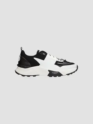 Valentino Garavani True Act Low Top Sneakers In Mesh And Rubberized Fabric - Black