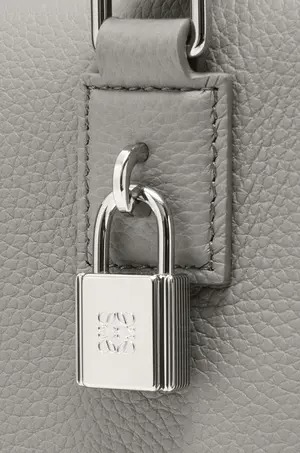 Loewe Amazona 23 Bag In Soft Grained Calfskin