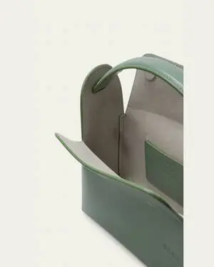 WE-AR4 The Pastry Box 20 Top-handle Bag