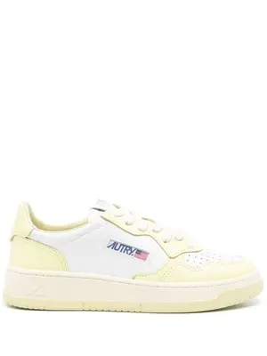 AUTRY Medalist Leather Sneakers - White