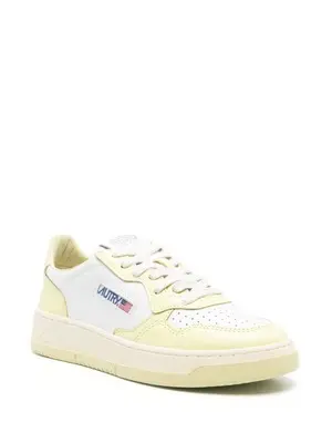AUTRY Medalist Leather Sneakers - White