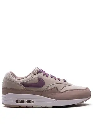 Nike Max 1 Sneakers