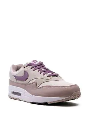 Nike Max 1 Sneakers