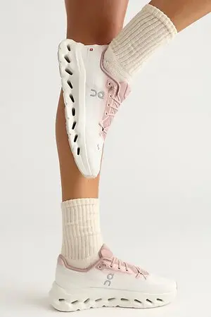 On Cloudtilt Sneakers - Biscuit/ivory