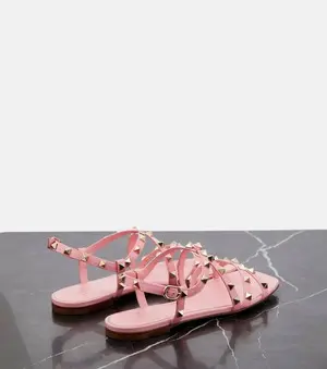 Valentino Garavani Rockstud Leather Sandals - Pink