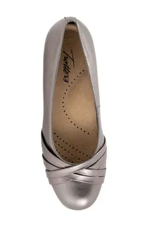 Trotters Daphne Leather Flats - Pewter