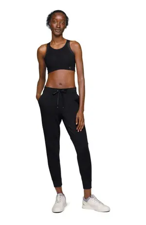 On Relaxed-fit Joggers