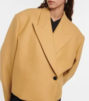 Khaite Raymond Cropped Jacket - Beige