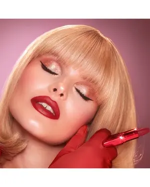 Charlotte Tilbury Matte Revolution Luminous Modern-matte Lipstick - Pizzazz
