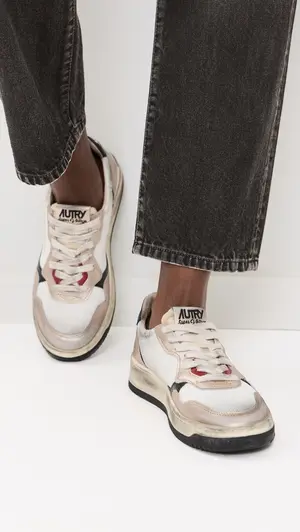 AUTRY Super Vintage Low Top Sneakers