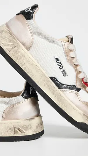 AUTRY Super Vintage Low Top Sneakers