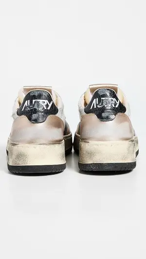 AUTRY Super Vintage Low Top Sneakers