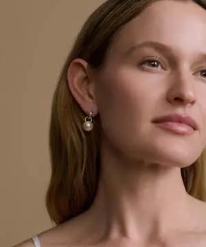 SOPHIE BUHAI Everyday Pearl Earrings