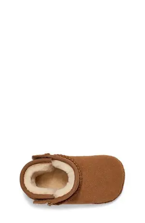 UGG Classic Bootie And Lovey Blanket Set - Chestnut