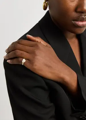Yvonne Léon Baby Chevalière Cour Berlingot Ring