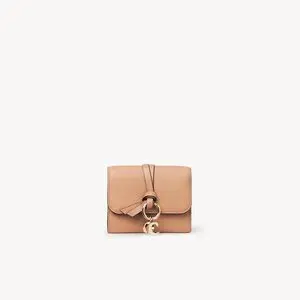 Chloé Small Alphabet Tri-fold In Grained Leather Light Tan