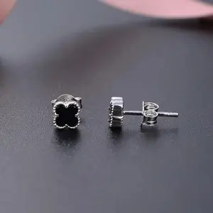 DONATELLO GIAN Solid 925 Sterling Black Onyx Clover Stud Earrings - Silver