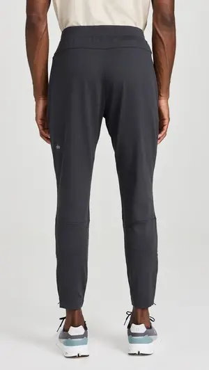 Alo Yoga Conquer React Performance Pants